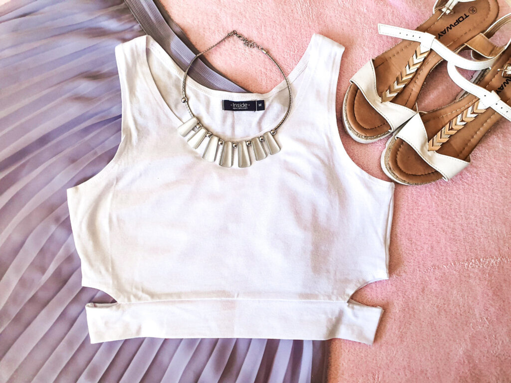 Best summer crop top outfits - Glam, but first coffee