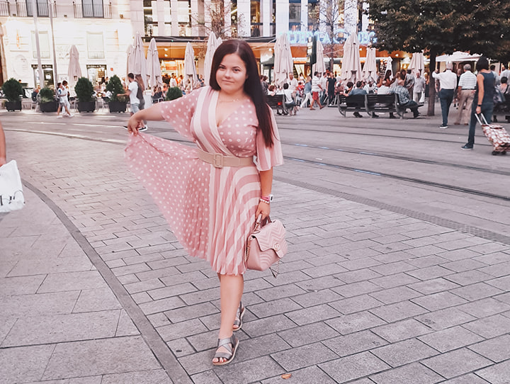 How to be a classy lady? Style tips. - Glam, but first coffee